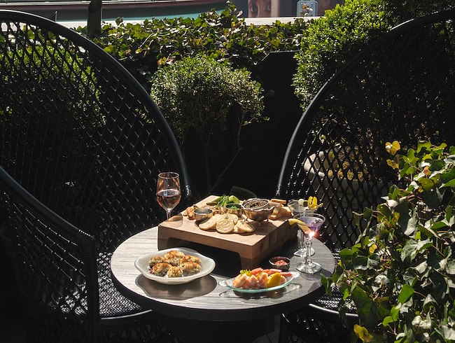 Experiences | Manhattan Dining | The Terrace and Outdoor Gardens